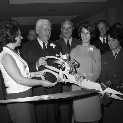 Objects | negative: San Francisco International Airport (SFO), USO ...