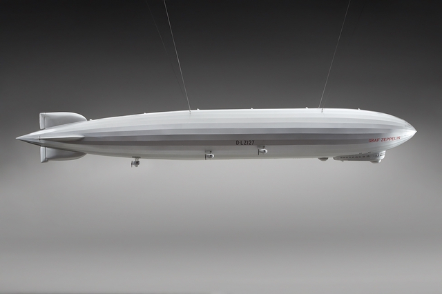 Objects | model airship: Graf Zeppelin | SFO Museum