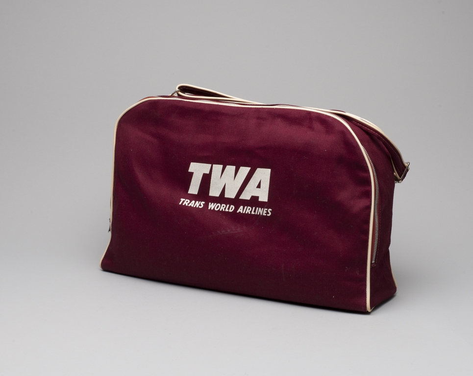 Objects | airline bag: TWA (Trans World Airlines) | SFO Museum