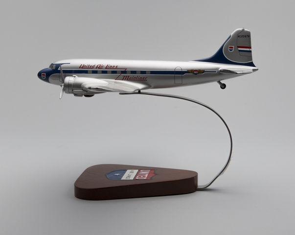 Objects | model airplane: United Air Lines, Douglas DC-3 | SFO Museum