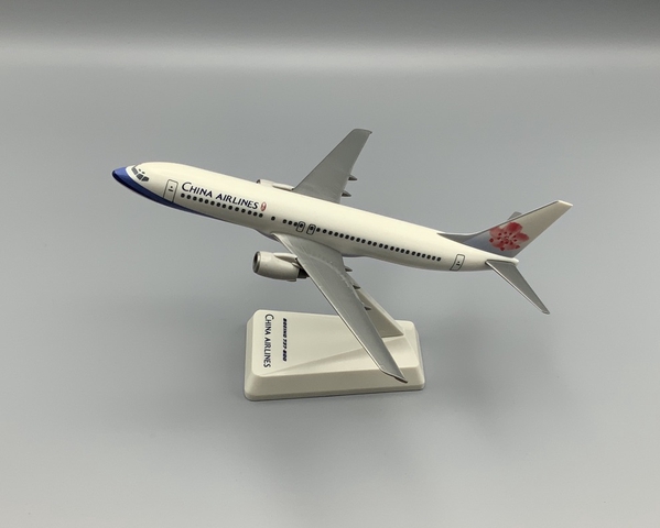Objects | model airplane: China Airlines, Boeing 737-800 | SFO Museum