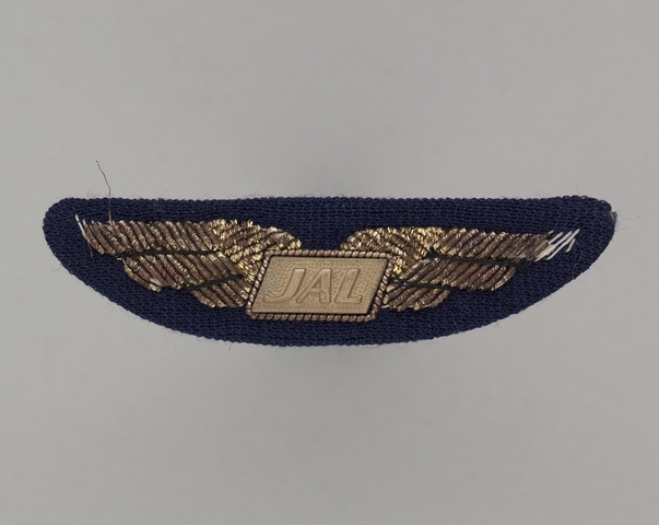 Objects | flight attendant wings: Japan Air Lines | SFO Museum