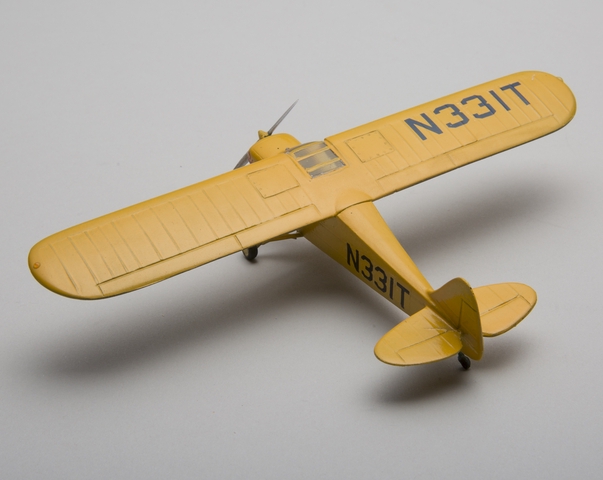 Images | model airplane: Piper PA-18 Super Cub | SFO Museum